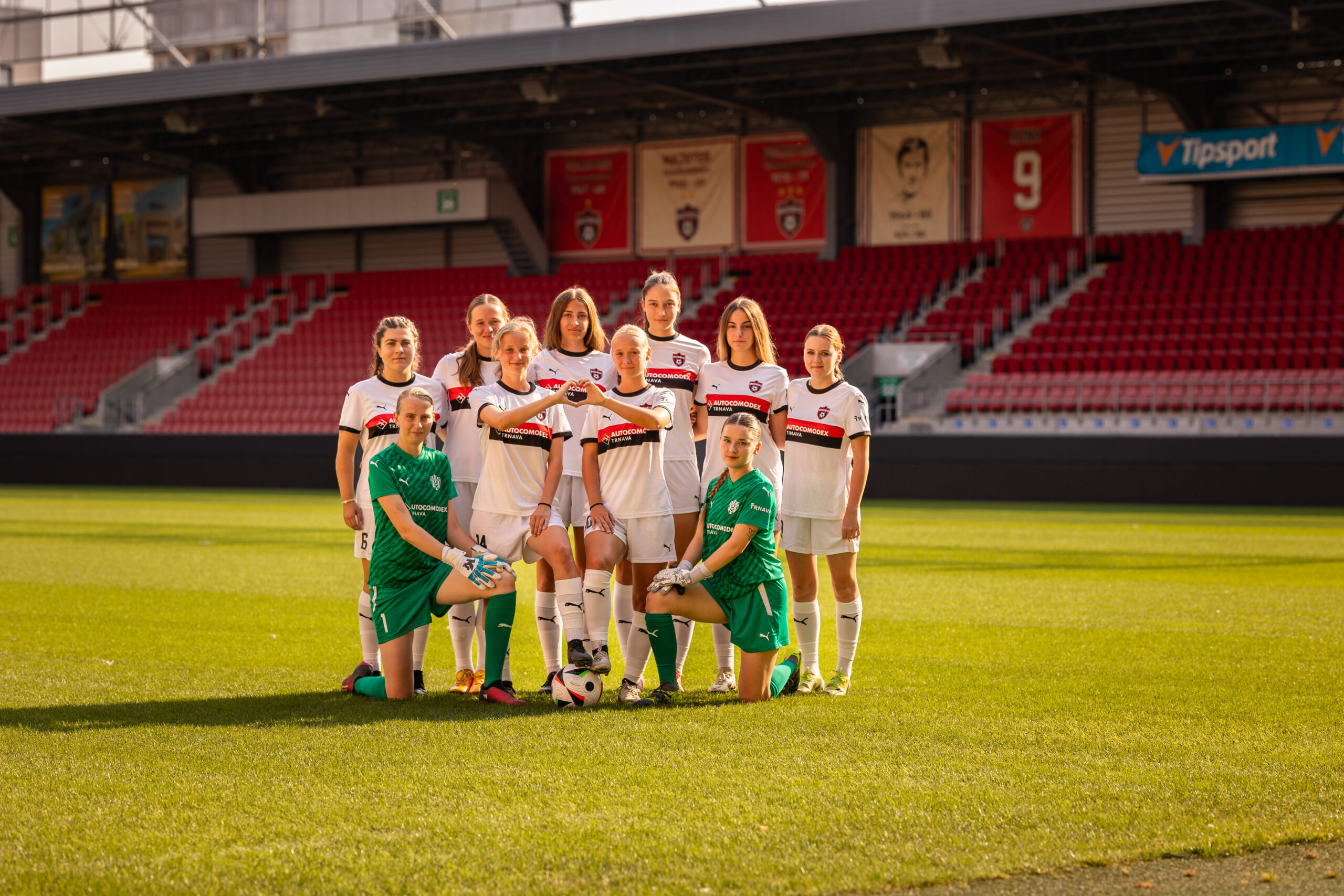 FC Spartak TrnavaZápas žien Spartaka prvýkrát na legendárnom Štadióne ...
