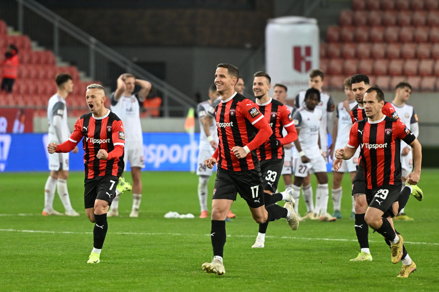 FC Spartak Trnava5 zápasov = 7 gólov po 80. minúte. Aj toto je Spartak ...